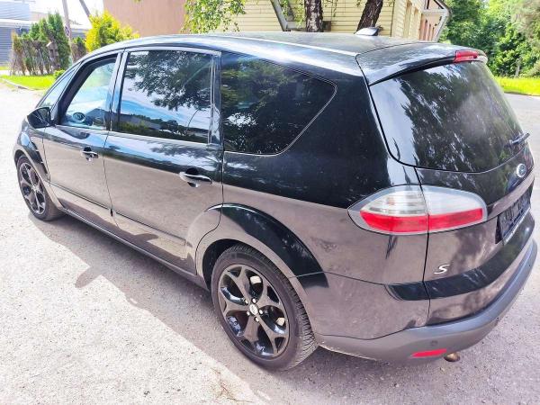 Black Ford S-Max 2008 in Utena, with an engine capacity of 2.00 L and mileage of 289 thousand km for 3150 €, photo 3 on AUTOMOTO.COM.LV