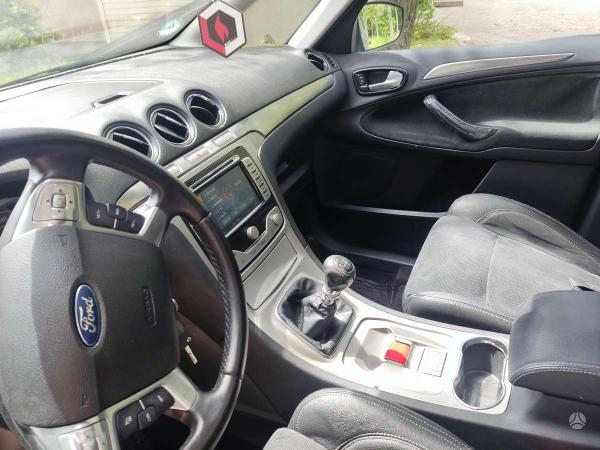 Black Ford S-Max 2008 in Utena, with an engine capacity of 2.00 L and mileage of 289 thousand km for 3150 €, photo 9 on AUTOMOTO.COM.LV