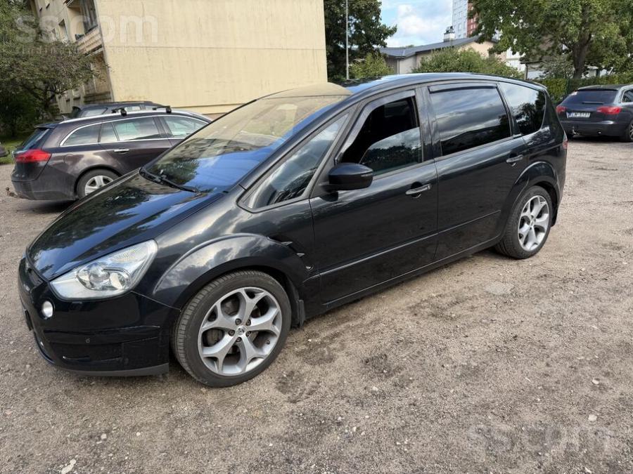 Black Ford S-Max 2008 in Riga, with an engine capacity of 2.20 L and mileage of 318 thousand km for 3500 €, photo 3 on AUTOMOTO.COM.LV