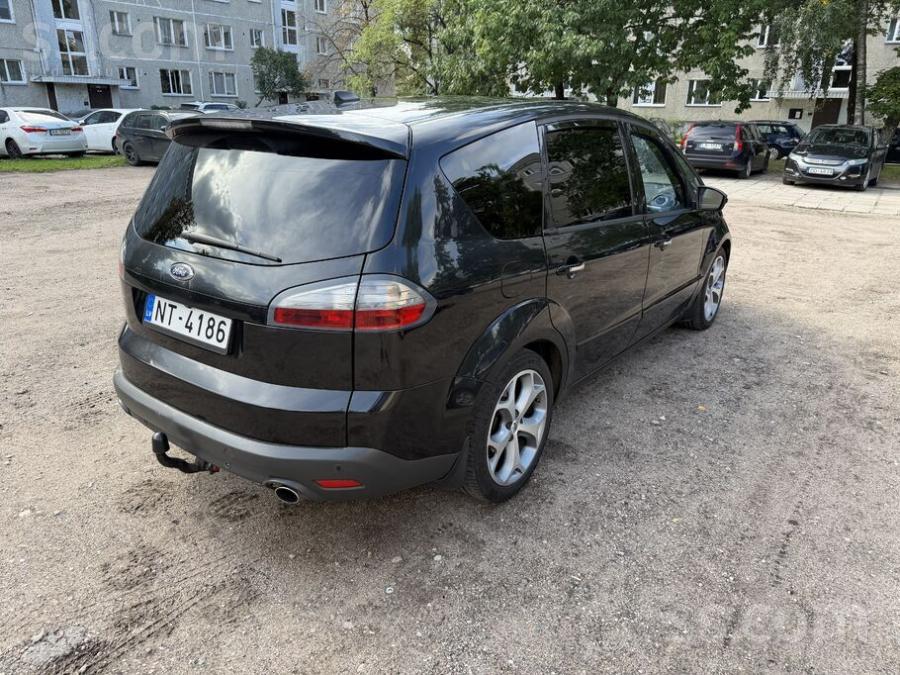 Black Ford S-Max 2008 in Riga, with an engine capacity of 2.20 L and mileage of 318 thousand km for 3500 €, photo 5 on AUTOMOTO.COM.LV