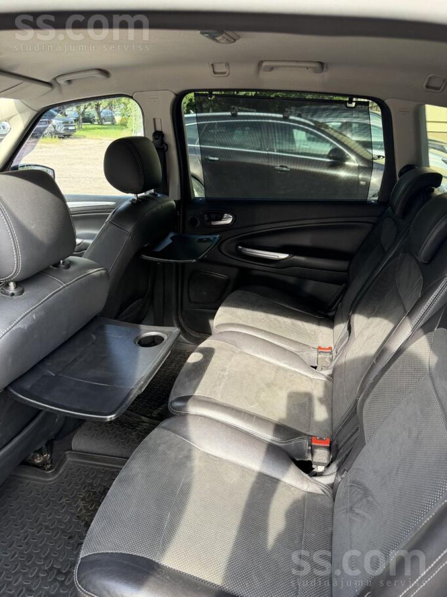 Black Ford S-Max 2008 in Riga, with an engine capacity of 2.20 L and mileage of 318 thousand km for 3500 €, photo 7 on AUTOMOTO.COM.LV