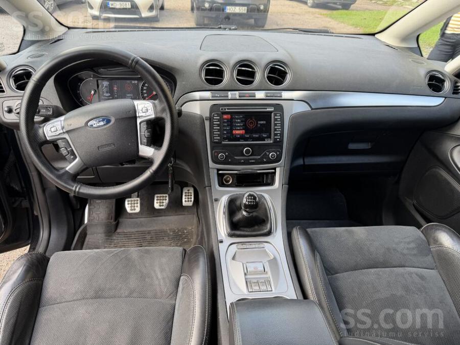 Black Ford S-Max 2008 in Riga, with an engine capacity of 2.20 L and mileage of 318 thousand km for 3500 €, photo 10 on AUTOMOTO.COM.LV