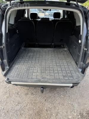 Black Ford S-Max 2008 in Riga, with an engine capacity of 2.20 L and mileage of 318 thousand km for 3500 €, photo 14 on AUTOMOTO.COM.LV