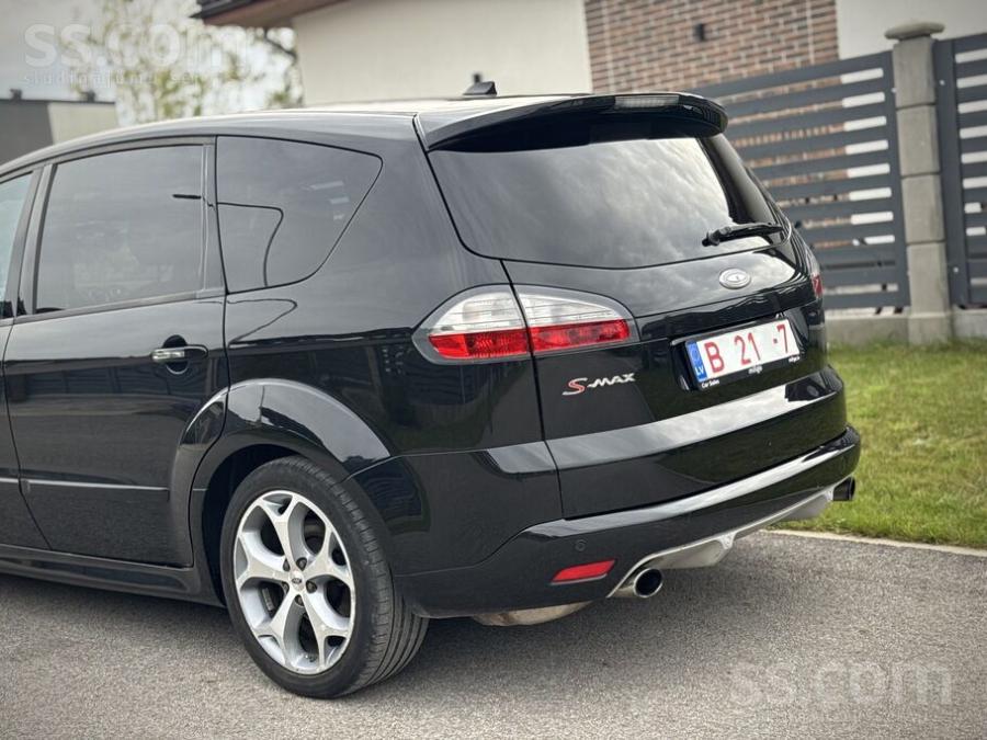 Black Ford S-Max 2008 in Jelgava, with an engine capacity of 2.20 L and mileage of 324 thousand km for 4500 €, photo 6 on AUTOMOTO.COM.LV