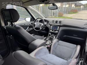 Black Ford S-Max 2008 in Jelgava, with an engine capacity of 2.20 L and mileage of 324 thousand km for 4500 €, photo 16 on AUTOMOTO.COM.LV