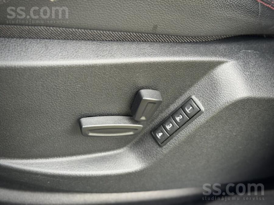 Black Ford S-Max 2008 in Jelgava, with an engine capacity of 2.20 L and mileage of 324 thousand km for 4500 €, photo 18 on AUTOMOTO.COM.LV