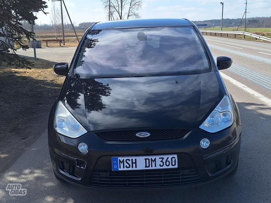 Black Ford S-Max 2009 in Mazeikiai, with an engine capacity of 2.00 L and mileage of 302 thousand km for 3850 €, photo 3 on AUTOMOTO.COM.LV