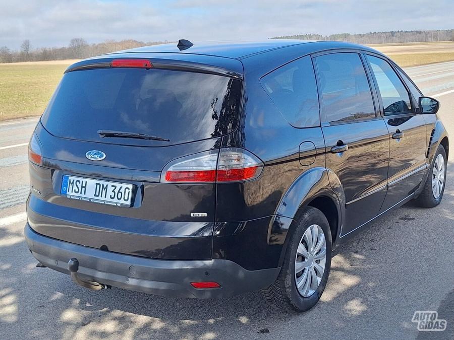 Black Ford S-Max 2009 in Mazeikiai, with an engine capacity of 2.00 L and mileage of 302 thousand km for 3850 €, photo 6 on AUTOMOTO.COM.LV
