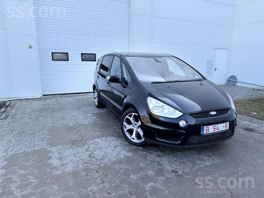 Black Ford S-Max 2009 in Riga, with an engine capacity of 2.20 L and mileage of 304 thousand km for 4990 €, photo 3 on AUTOMOTO.COM.LV