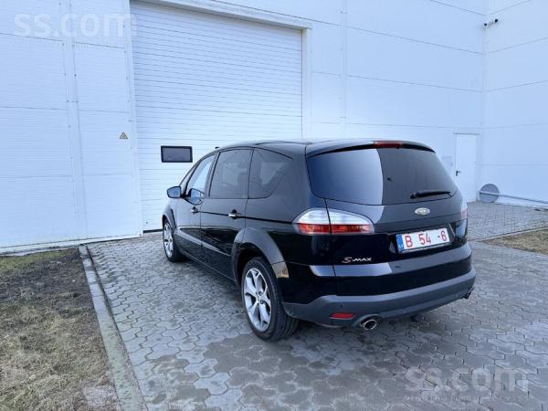 Black Ford S-Max 2009 in Riga, with an engine capacity of 2.20 L and mileage of 304 thousand km for 4990 €, photo 5 on AUTOMOTO.COM.LV