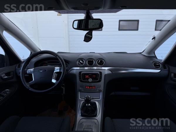 Black Ford S-Max 2009 in Riga, with an engine capacity of 2.20 L and mileage of 304 thousand km for 4990 €, photo 7 on AUTOMOTO.COM.LV