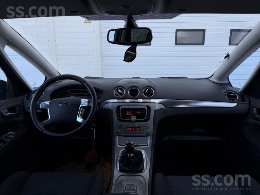 Black Ford S-Max 2009 in Riga, with an engine capacity of 2.20 L and mileage of 304 thousand km for 4990 €, photo 8 on AUTOMOTO.COM.LV