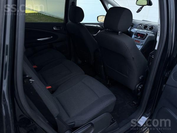 Black Ford S-Max 2009 in Riga, with an engine capacity of 2.20 L and mileage of 304 thousand km for 4990 €, photo 10 on AUTOMOTO.COM.LV