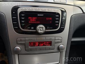 Black Ford S-Max 2009 in Riga, with an engine capacity of 2.20 L and mileage of 304 thousand km for 4990 €, photo 14 on AUTOMOTO.COM.LV