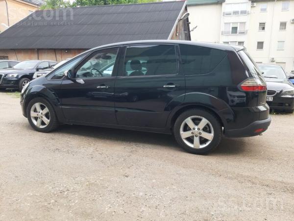 Black Ford S-Max 2009 in Daugavpils, with an engine capacity of 2.00 L and mileage of 0 thousand km for 4400 €, photo 4 on AUTOMOTO.COM.LV
