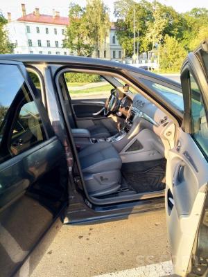 Melns Ford S-Max 2009 Rīga, ar dzinēja tilpumu 2.00 L un nobraukumu 362 tūkst. km par 3200 €, foto 5 vietnē AUTOMOTO.COM.LV