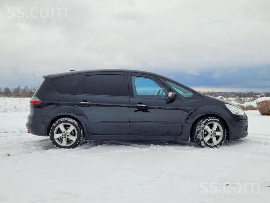 Black Ford S-Max 2009 in Daugavpils, with an engine capacity of 2.20 L and mileage of 295 thousand km for 3600 €, photo 1 on AUTOMOTO.COM.LV