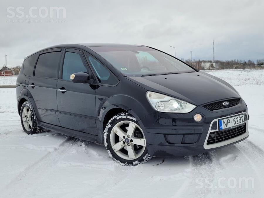 Black Ford S-Max 2009 in Daugavpils, with an engine capacity of 2.20 L and mileage of 295 thousand km for 3600 €, photo 4 on AUTOMOTO.COM.LV