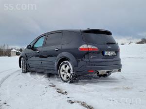 Black Ford S-Max 2009 in Daugavpils, with an engine capacity of 2.20 L and mileage of 295 thousand km for 3600 €, photo 5 on AUTOMOTO.COM.LV