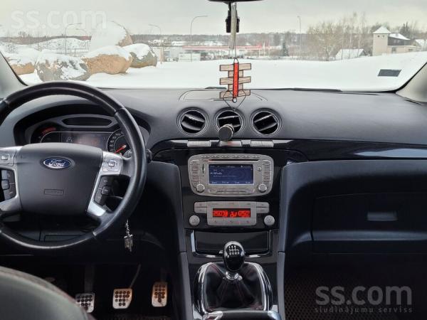 Melns Ford S-Max 2009 Daugavpils, ar dzinēja tilpumu 2.20 L un nobraukumu 295 tūkst. km par 3600 €, foto 6 vietnē AUTOMOTO.COM.LV