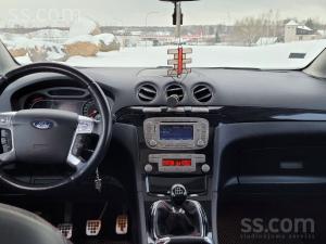 Black Ford S-Max 2009 in Daugavpils, with an engine capacity of 2.20 L and mileage of 295 thousand km for 3600 €, photo 7 on AUTOMOTO.COM.LV
