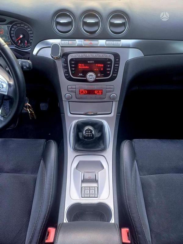 Melns Ford S-Max 2009 Viļņa, ar dzinēja tilpumu 2.18 L un nobraukumu 294 tūkst. km par 3100 €, foto 4 vietnē AUTOMOTO.COM.LV