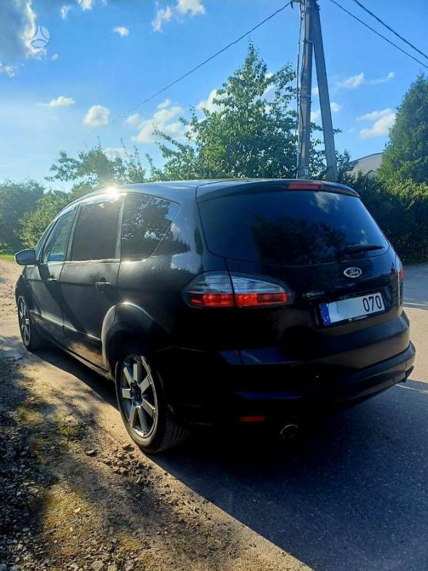 Melns Ford S-Max 2009 Viļņa, ar dzinēja tilpumu 2.18 L un nobraukumu 294 tūkst. km par 3100 €, foto 10 vietnē AUTOMOTO.COM.LV