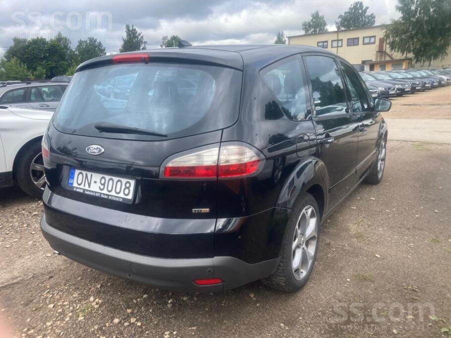 Melns Ford S-Max 2009 Rīga, ar dzinēja tilpumu 2.00 L un nobraukumu 292 tūkst. km par 3900 €, foto 5 vietnē AUTOMOTO.COM.LV