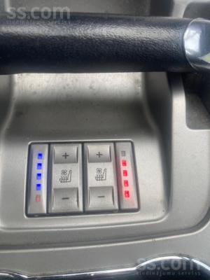 Melns Ford S-Max 2009 Rīga, ar dzinēja tilpumu 2.00 L un nobraukumu 292 tūkst. km par 3900 €, foto 12 vietnē AUTOMOTO.COM.LV