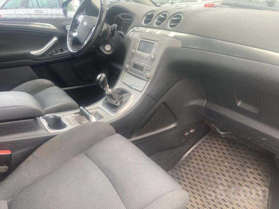 Melns Ford S-Max 2009 Rīga, ar dzinēja tilpumu 2.00 L un nobraukumu 292 tūkst. km par 3900 €, foto 16 vietnē AUTOMOTO.COM.LV