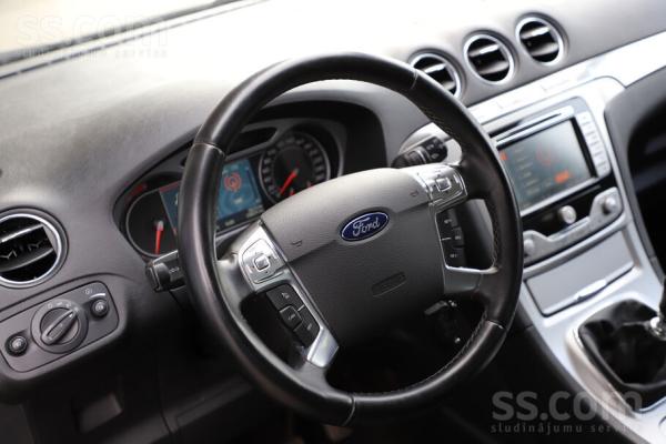 Black Ford S-Max 2009 in Tukums, with an engine capacity of 2.00 L and mileage of 218 thousand km for 4300 €, photo 7 on AUTOMOTO.COM.LV