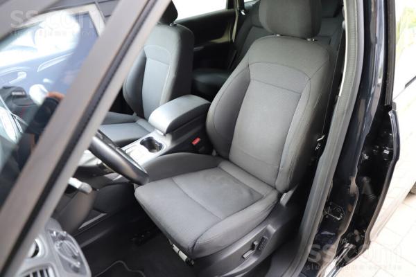 Black Ford S-Max 2009 in Tukums, with an engine capacity of 2.00 L and mileage of 218 thousand km for 4300 €, photo 9 on AUTOMOTO.COM.LV