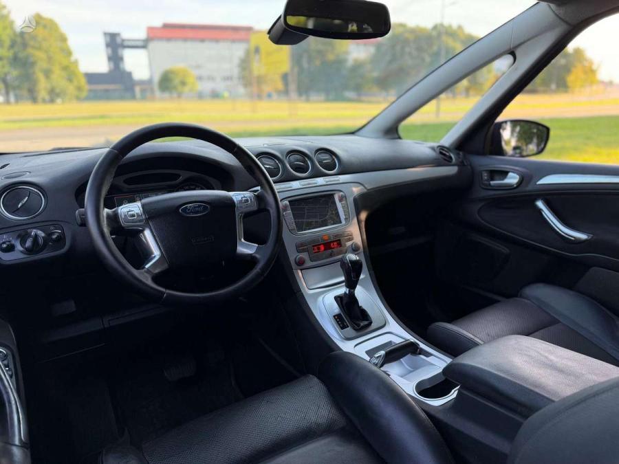 Black Ford S-Max 2009 in Kaunas, with an engine capacity of 2.00 L and mileage of 391 thousand km for 3000 €, photo 9 on AUTOMOTO.COM.LV