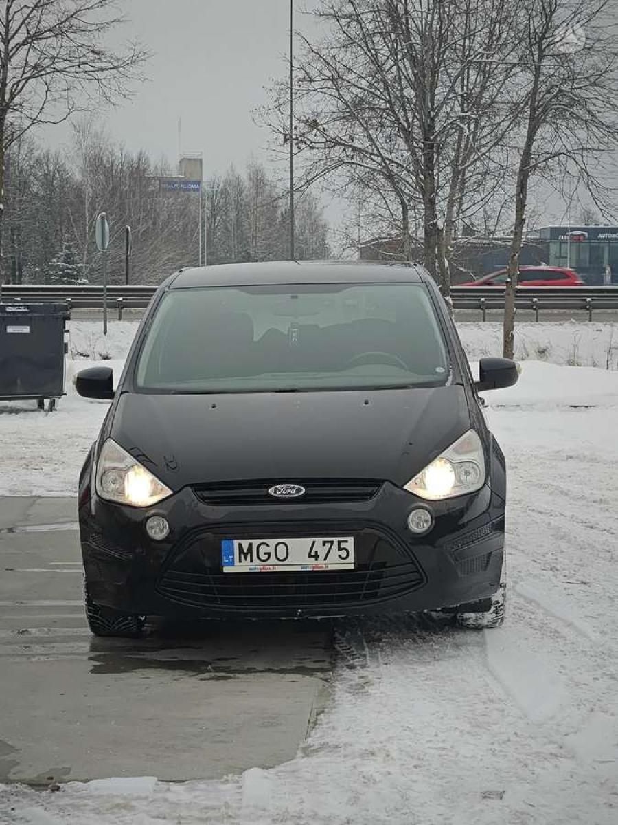 Black Ford S-Max 2010 in Vilnius, with an engine capacity of 2.00 L and mileage of 337 thousand km for 1950 €, photo 1 on AUTOMOTO.COM.LV