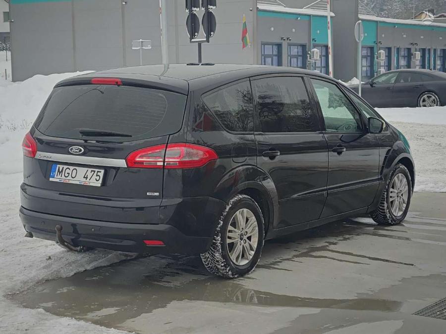 Black Ford S-Max 2010 in Vilnius, with an engine capacity of 2.00 L and mileage of 337 thousand km for 1950 €, photo 6 on AUTOMOTO.COM.LV