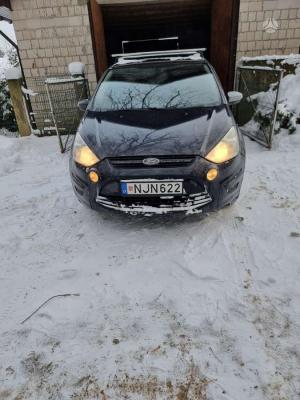 Black Ford S-Max 2010 in Vilnius, with an engine capacity of 2.00 L and mileage of 367 thousand km for 4000 €, photo 4 on AUTOMOTO.COM.LV