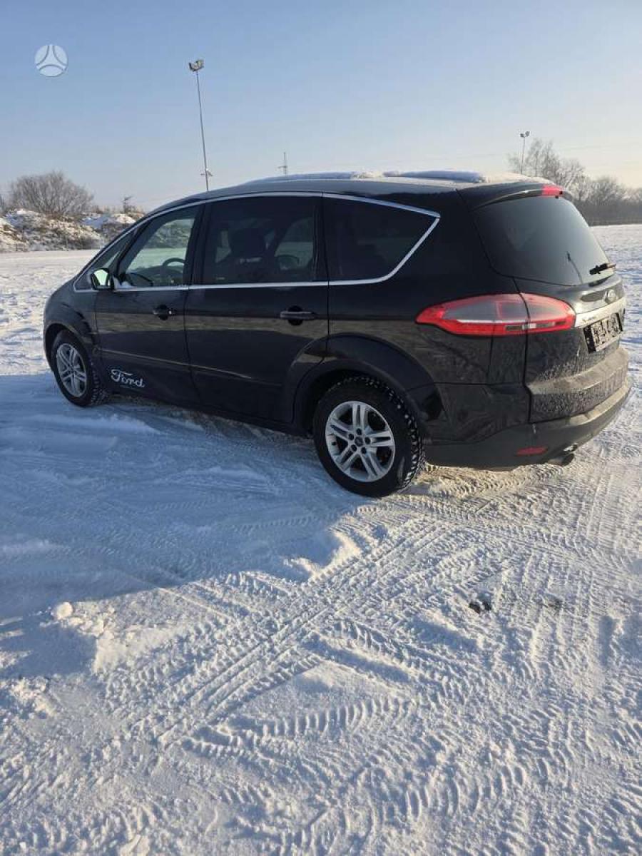 Black Ford S-Max 2010 in Marijampole, with an engine capacity of 2.00 L and mileage of 237 thousand km for 3799 €, photo 2 on AUTOMOTO.COM.LV