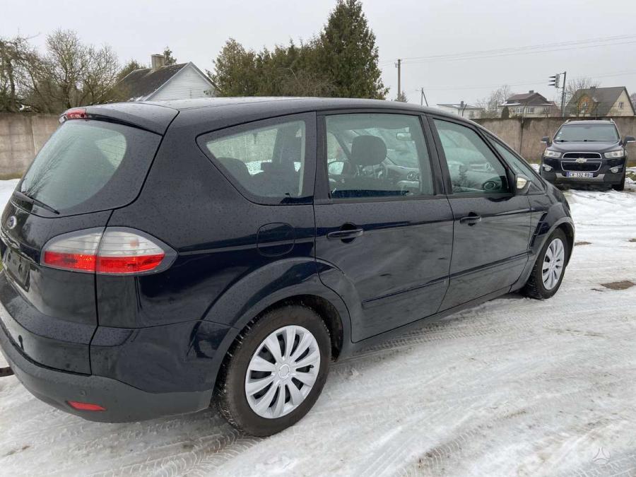 Melns Ford S-Max 2010 Tauragė, ar dzinēja tilpumu 2.00 L un nobraukumu 199 tūkst. km par 2300 €, foto 4 vietnē AUTOMOTO.COM.LV