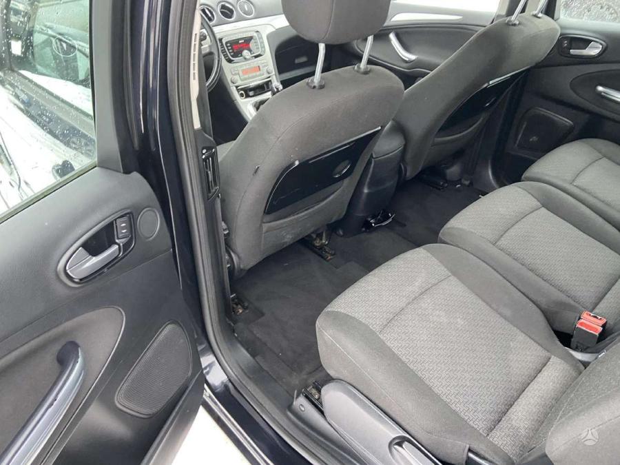 Melns Ford S-Max 2010 Tauragė, ar dzinēja tilpumu 2.00 L un nobraukumu 199 tūkst. km par 2300 €, foto 8 vietnē AUTOMOTO.COM.LV