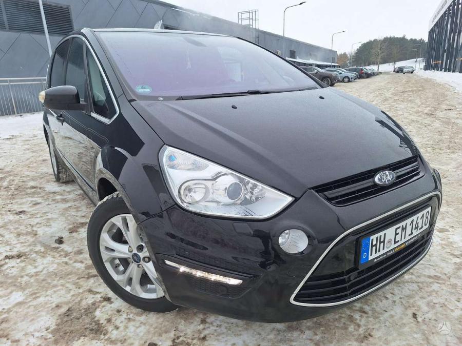 Black Ford S-Max 2010 in Jonava, with an engine capacity of 2.00 L and mileage of 266 thousand km for 4650 €, photo 1 on AUTOMOTO.COM.LV