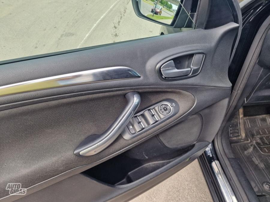 Black Ford S-Max 2010 in Kaunas, with an engine capacity of 2.00 L and mileage of 282 thousand km for 5290 €, photo 14 on AUTOMOTO.COM.LV