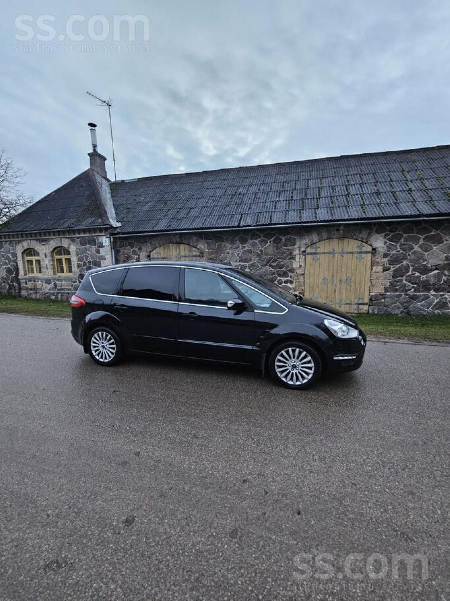 Black Ford S-Max 2010 in Riga, with an engine capacity of 2.00 L and mileage of 335 thousand km for 1200 €, photo 4 on AUTOMOTO.COM.LV
