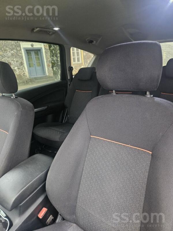 Black Ford S-Max 2010 in Riga, with an engine capacity of 2.00 L and mileage of 335 thousand km for 1200 €, photo 5 on AUTOMOTO.COM.LV