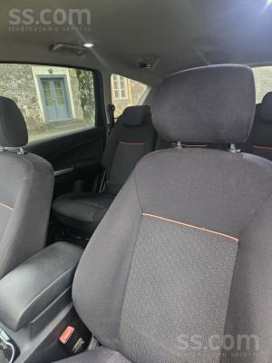 Black Ford S-Max 2010 in Riga, with an engine capacity of 2.00 L and mileage of 335 thousand km for 1200 €, photo 6 on AUTOMOTO.COM.LV