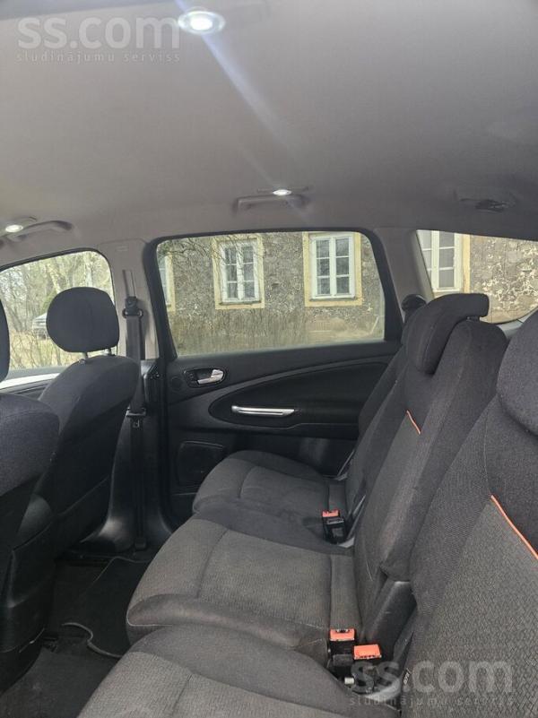 Black Ford S-Max 2010 in Riga, with an engine capacity of 2.00 L and mileage of 335 thousand km for 1200 €, photo 6 on AUTOMOTO.COM.LV
