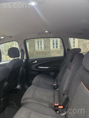 Black Ford S-Max 2010 in Riga, with an engine capacity of 2.00 L and mileage of 335 thousand km for 1200 €, photo 7 on AUTOMOTO.COM.LV