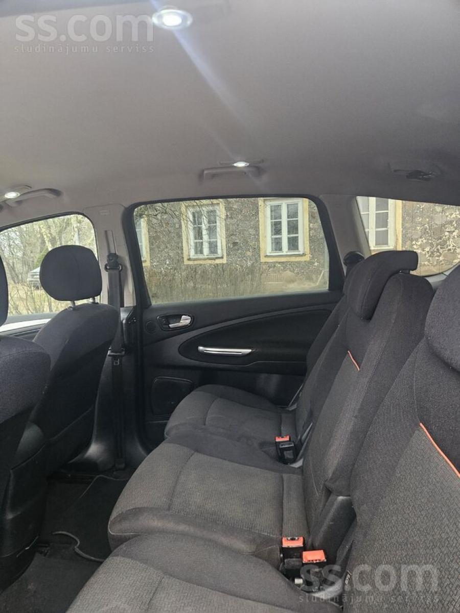 Black Ford S-Max 2010 in Riga, with an engine capacity of 2.00 L and mileage of 335 thousand km for 1200 €, photo 7 on AUTOMOTO.COM.LV