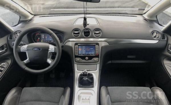 Black Ford S-Max 2010 in Ventspils, with an engine capacity of 2.00 L and mileage of 225 thousand km for 3000 €, photo 5 on AUTOMOTO.COM.LV