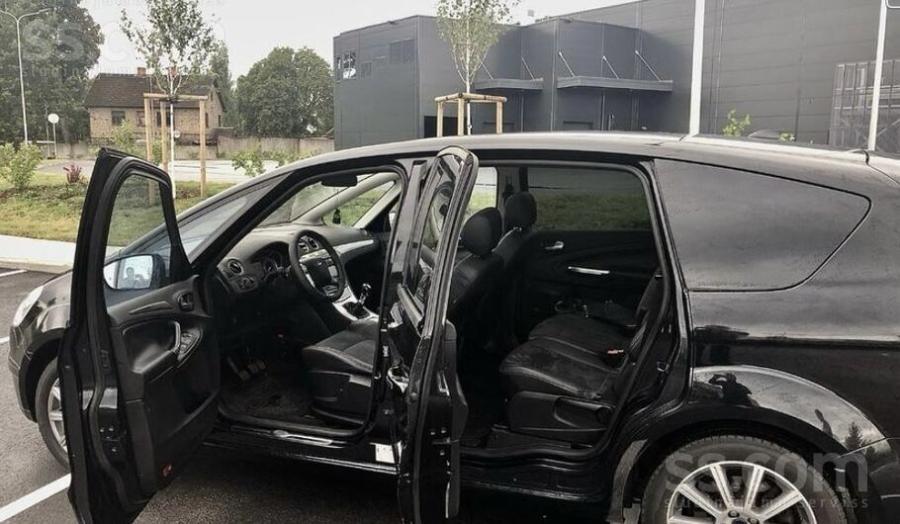 Black Ford S-Max 2010 in Ventspils, with an engine capacity of 2.00 L and mileage of 225 thousand km for 3000 €, photo 8 on AUTOMOTO.COM.LV