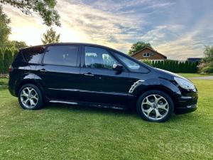 Black Ford S-Max 2010 in Riga, with an engine capacity of 2.00 L and mileage of 235 thousand km for 4700 €, photo 9 on AUTOMOTO.COM.LV